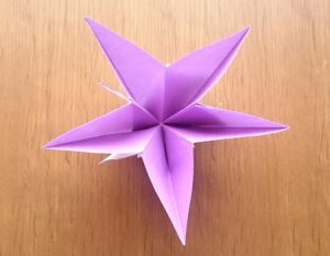 折り紙で「桔梗（ききょう）」の簡単な折り方・作り方！ | 折り紙の花